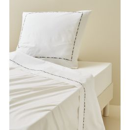 Drap brodé En pointillés